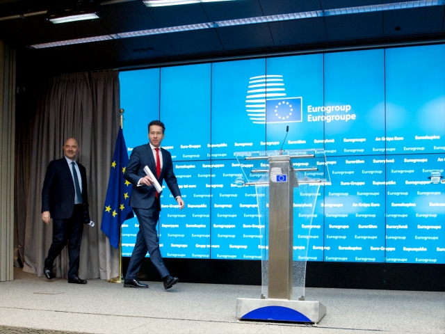 Demanem a l'Eurogrup que reprengui les negociacions amb Grècia